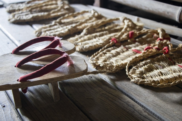 Japanese Footwear Geta & Zori – NARASOCKS